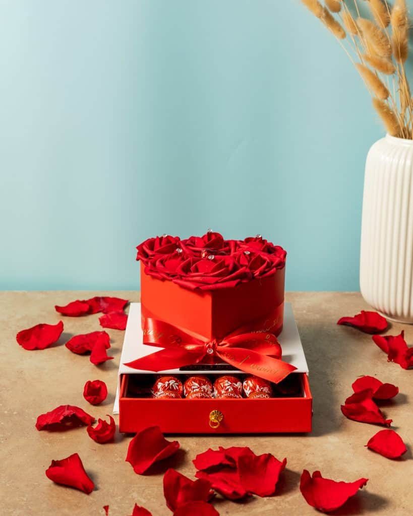 Valentines Day Roses And Chocolate Box - Roses With Luxury Chocolates